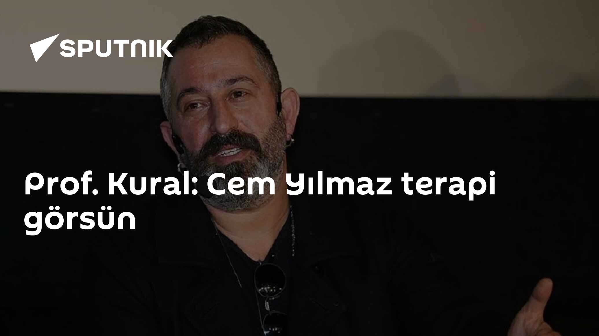 Prof. Kural: Cem Yılmaz terapi görsün - 16.11.2018, Sputnik Türkiye
