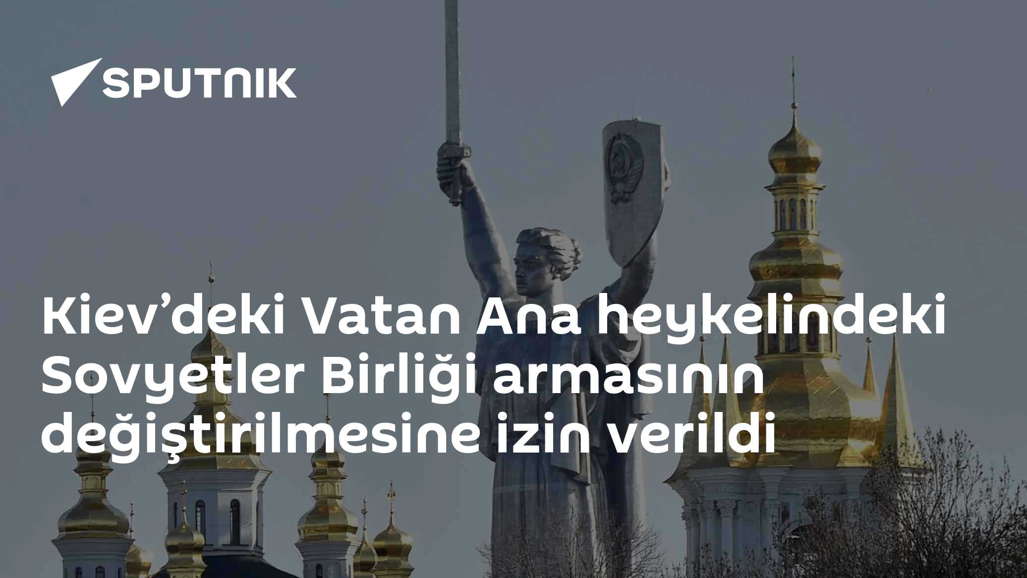 Kiev’deki Vatan Ana heykelindeki Sovyetler Birliği armasının ...