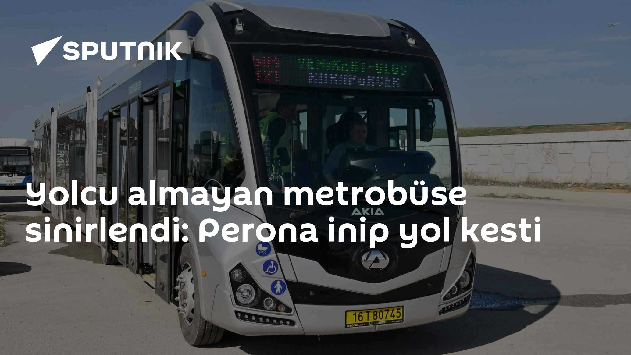 Yolcu almayan metrobüse sinirlendi: Perona inip yol kesti - 05.11.2024, Sputnik Türkiye