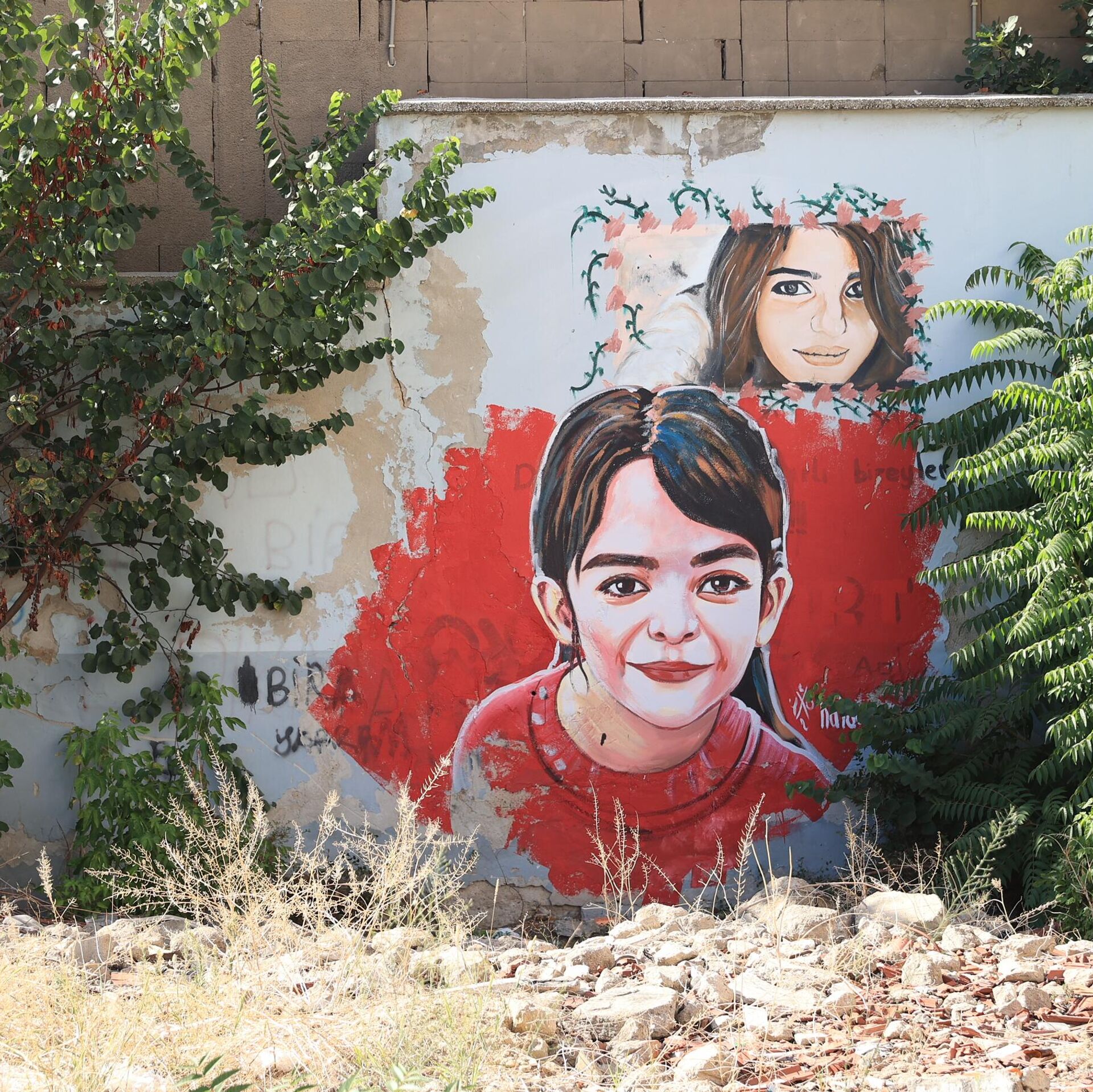 Azerbaycanlı ressam Narin'in resmini duvara çizdi: 'Derin üzüntü ...