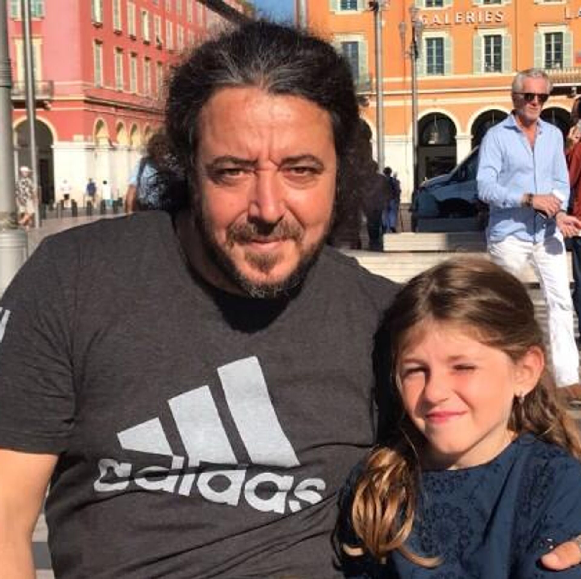 Ünlü senarist ve yönetmen Olgun Özdemir kalp krizinden vefat etti - 01. ...